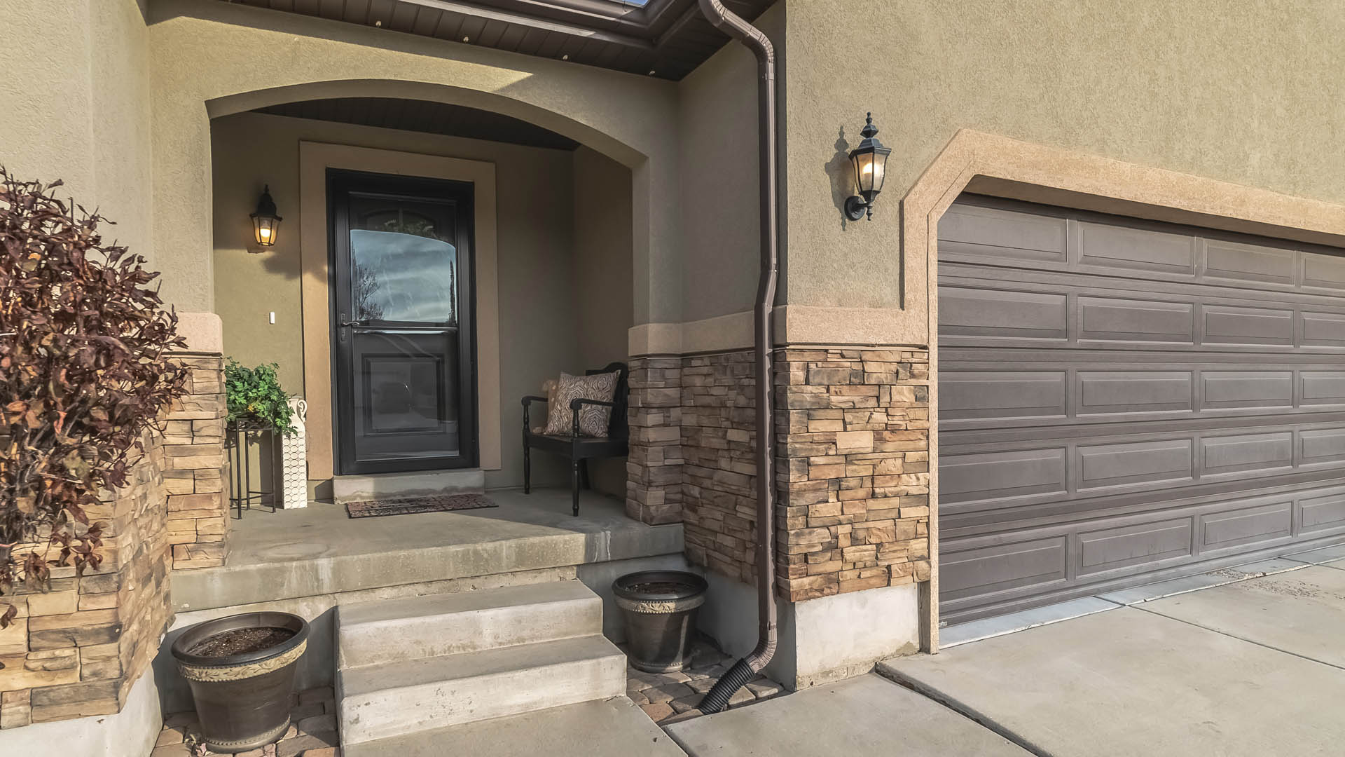 Entry Doors Riverwood IN | BEE Window